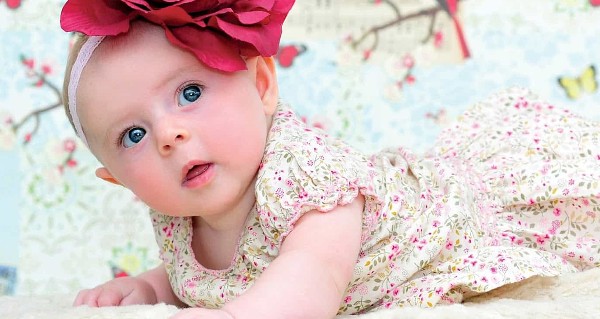 معنى اسم لورا